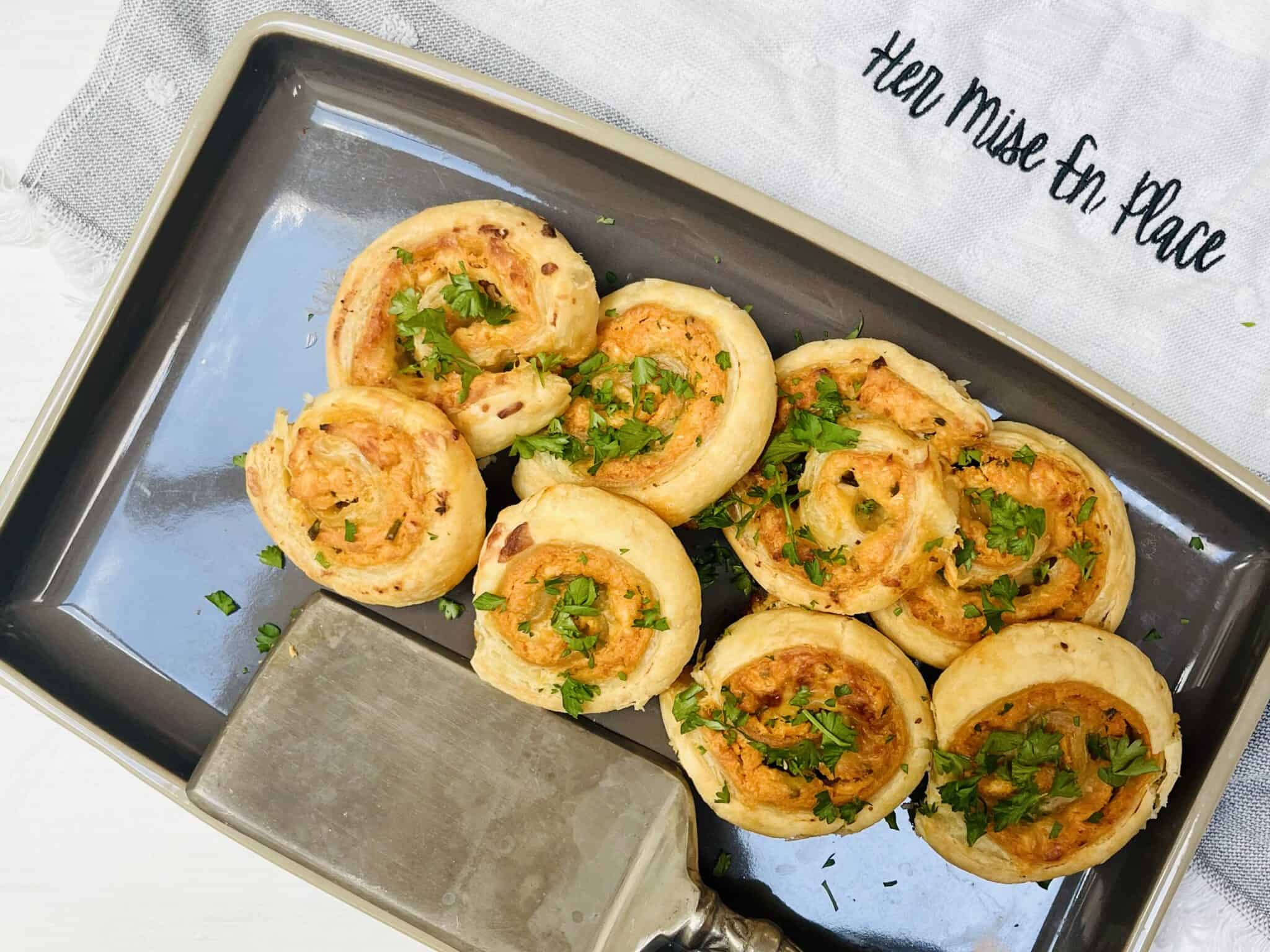 Football Party Idea: Buffalo Chicken Puff Pastry Roll-ups - Her Mise En ...